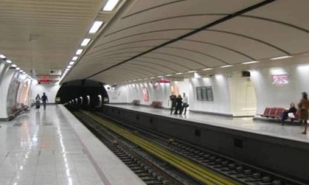 ΕΓΙΝΕ ΜΕΣΑ ΣΤΟ ΜΕΤΡΟ ΚΑΙ ΔΕΝ ΚΟΥΝΗΘΗΚΕ ΚΑΝΕΙΣ - I Love Patrida