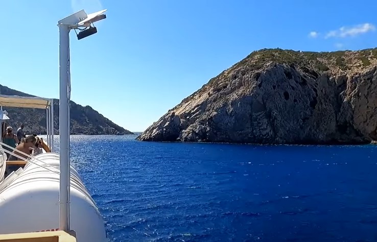 ΣΤΑ ΠΑΛΑΤΙΑ ΤΗΣ ΣΑΡΙΑΣ (Καρπαθος) ΜΕ ΤΟ "ΧΡΥΣΟΒΑΛΑΝΤΟΥ ΙΙΙ" - I Love ...