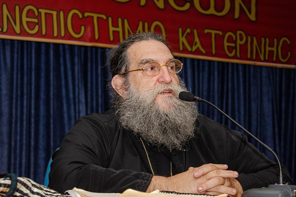 Βόμβα για τον πατέρα Αντώνιο της κιβωτού: Τον πολεμούν και το Κράτος ...